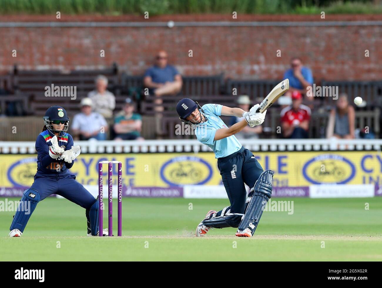 Amy jones cricket hi-res stock photography and images - Alamy