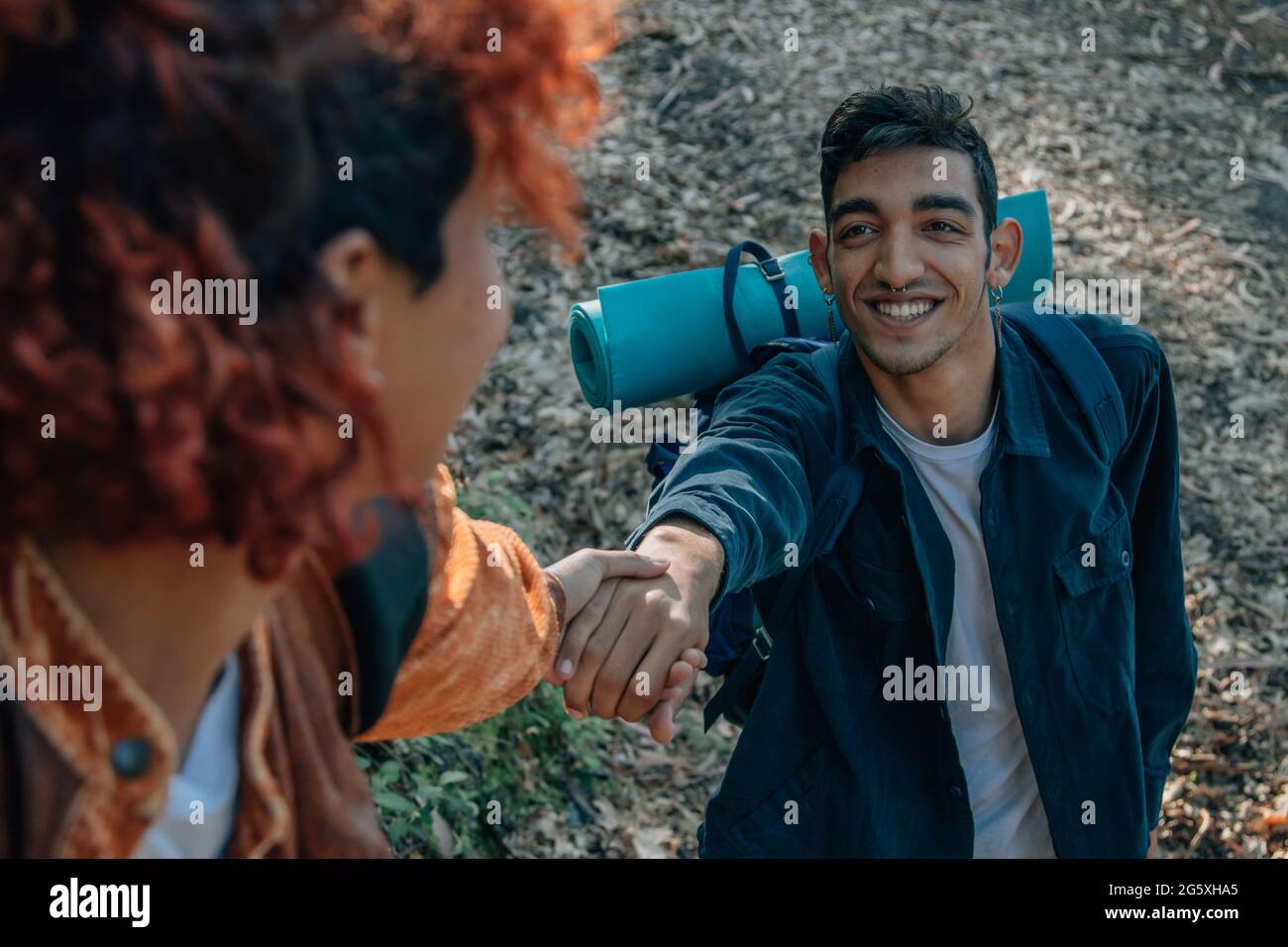young people on excursion cooperating Stock Photo - Alamy