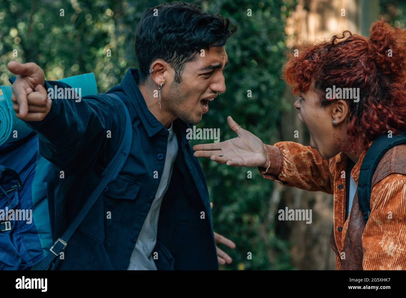 Teens fighting hi-res stock photography and images - Alamy