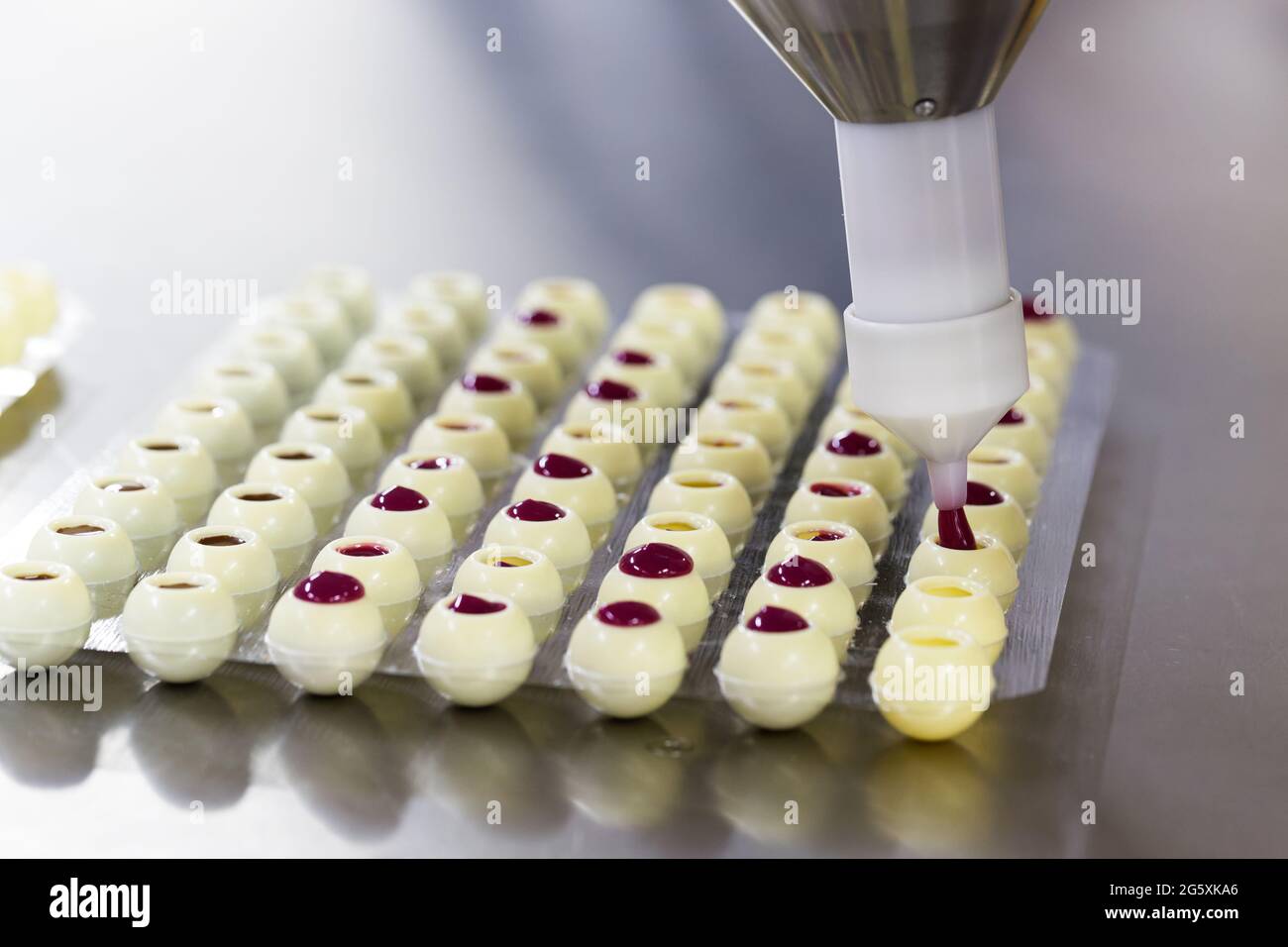 Production of handmade chocolates Stock Photo - Alamy