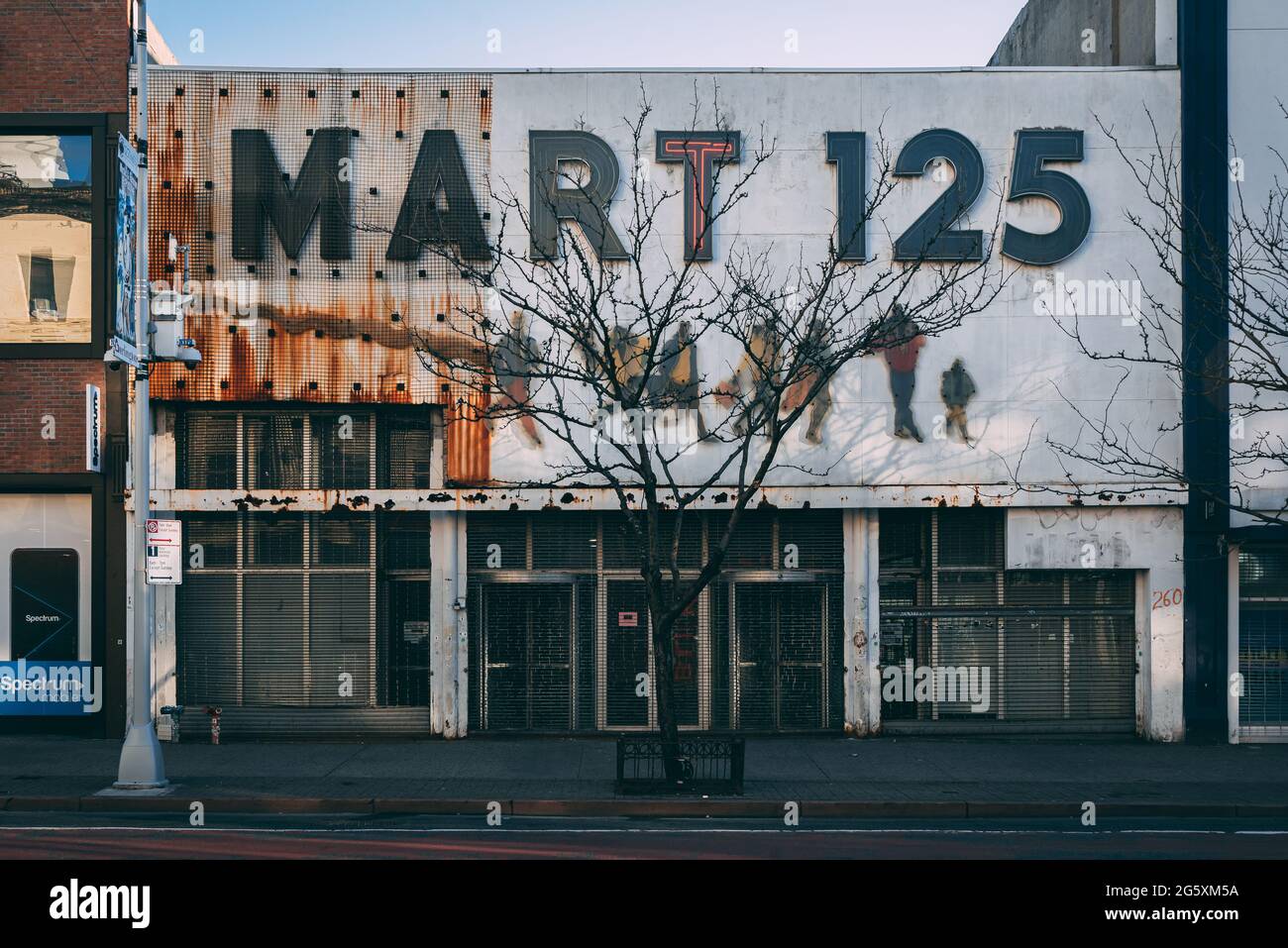 Mart 125 sign in Harlem, Manhattan, New York Stock Photo - Alamy
