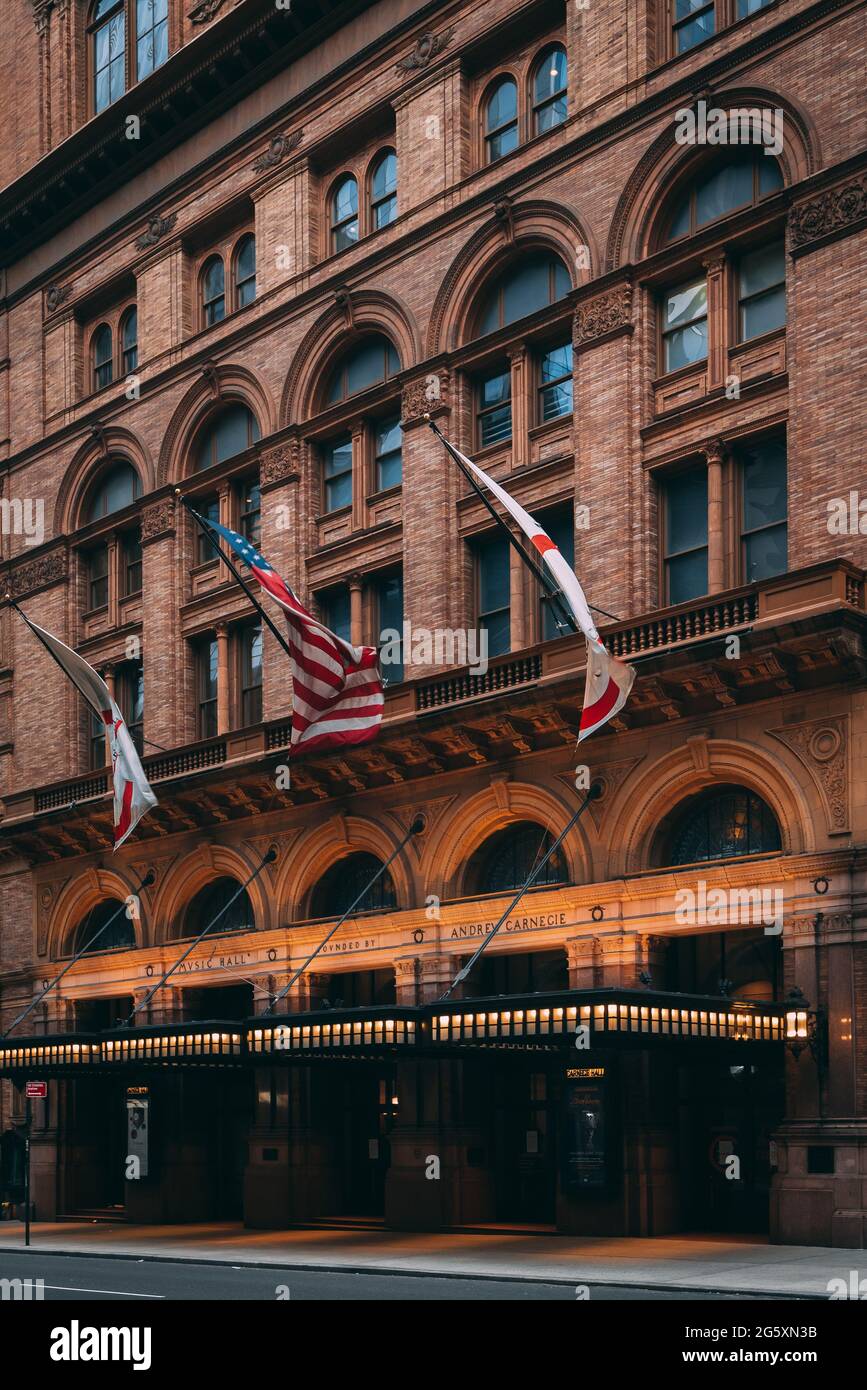 Carnegie hall new york hi-res stock photography and images - Alamy