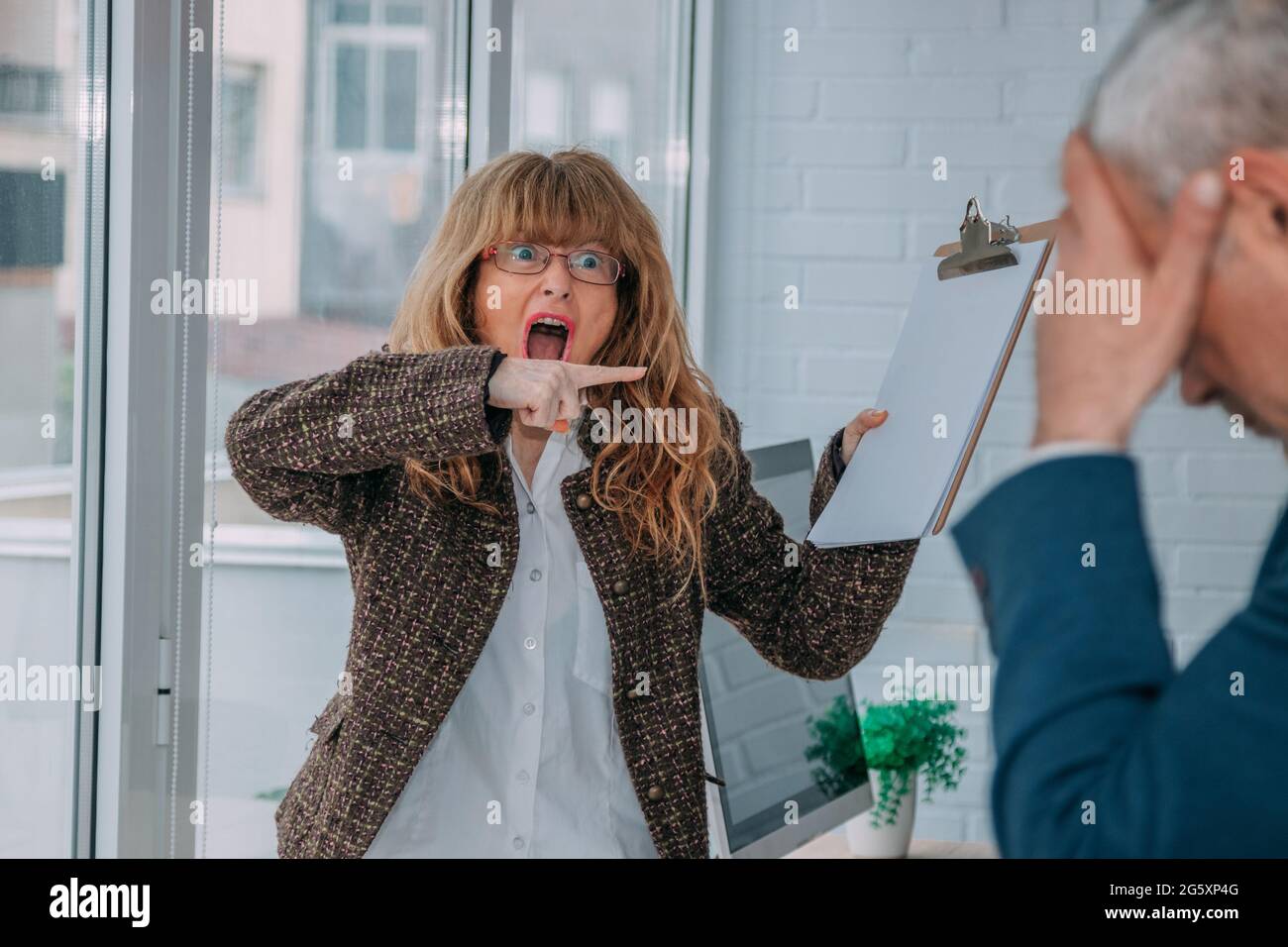 Office bulling woman hi-res stock photography and images - Alamy