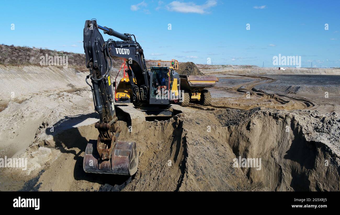 360 excavator hi-res stock photography and images - Alamy