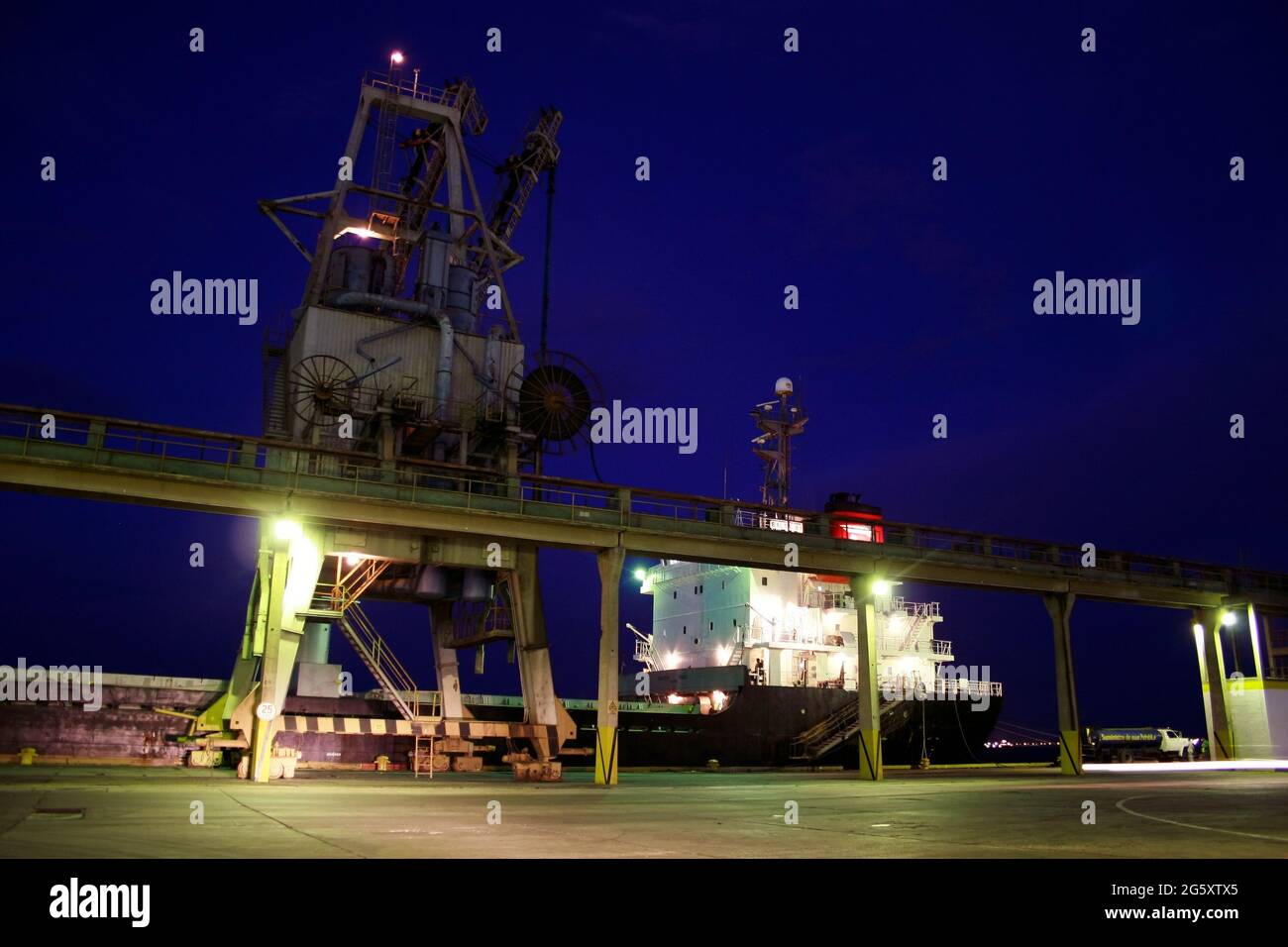 Boat wharehouse hi-res stock photography and images - Alamy