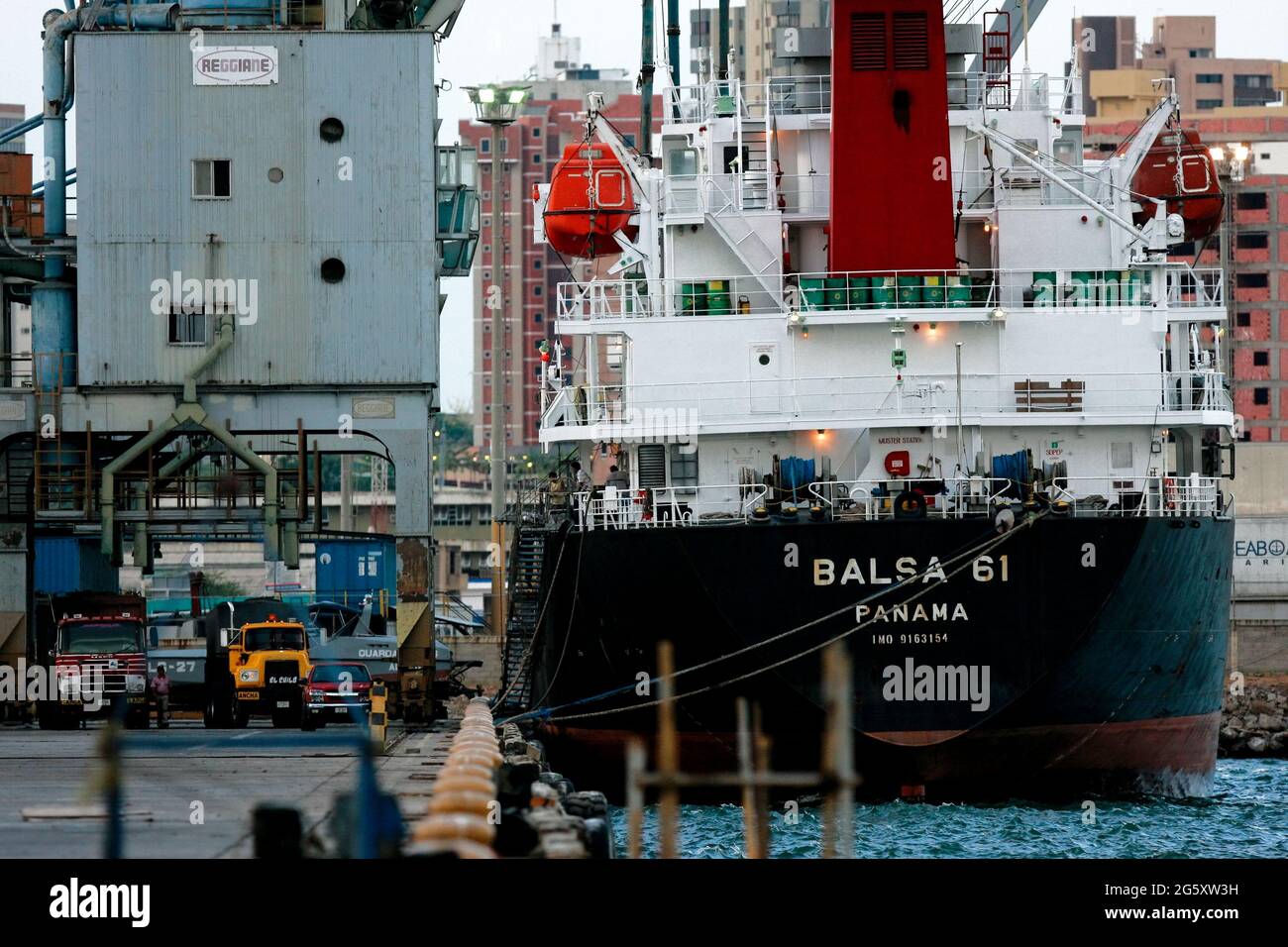 Maracaibo-Venezuela-15-04-2008- A ship unloads grain into the silos at ...