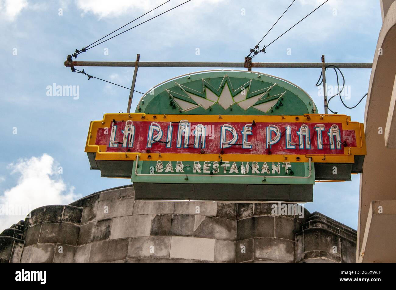 Pina De Plata
