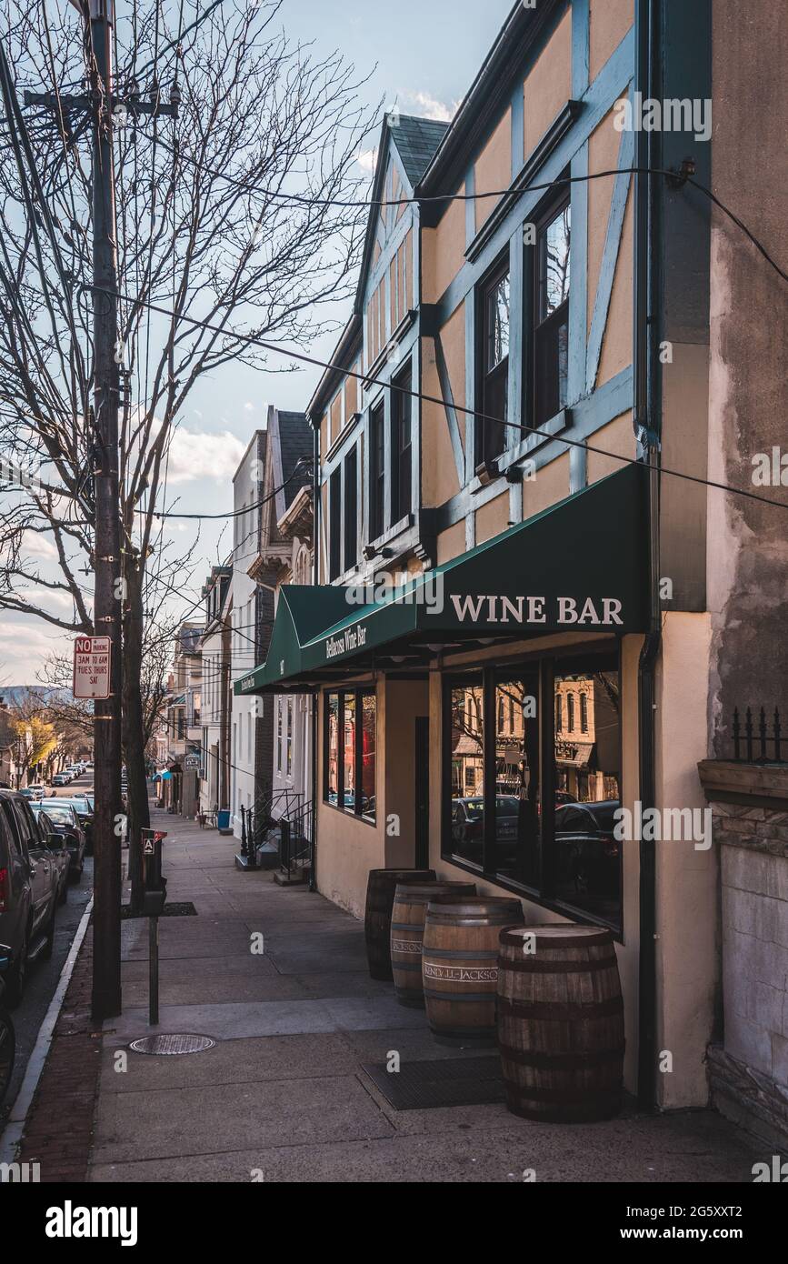 Wine bar in Dobbs Ferry, New York Stock Photo - Alamy