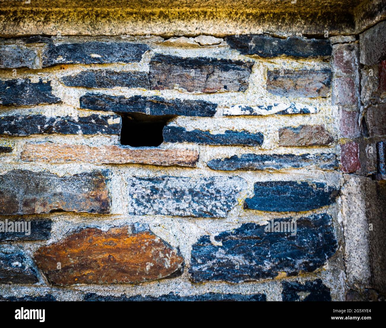 Ironstone wall hi-res stock photography and images - Alamy