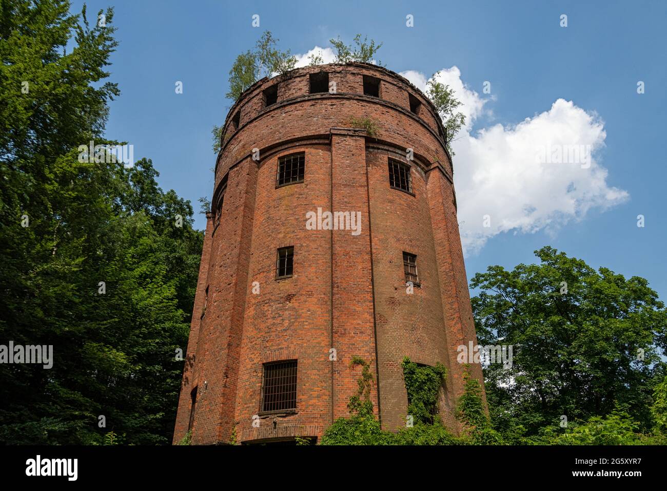 Dynamite explosion hi-res stock photography and images - Alamy