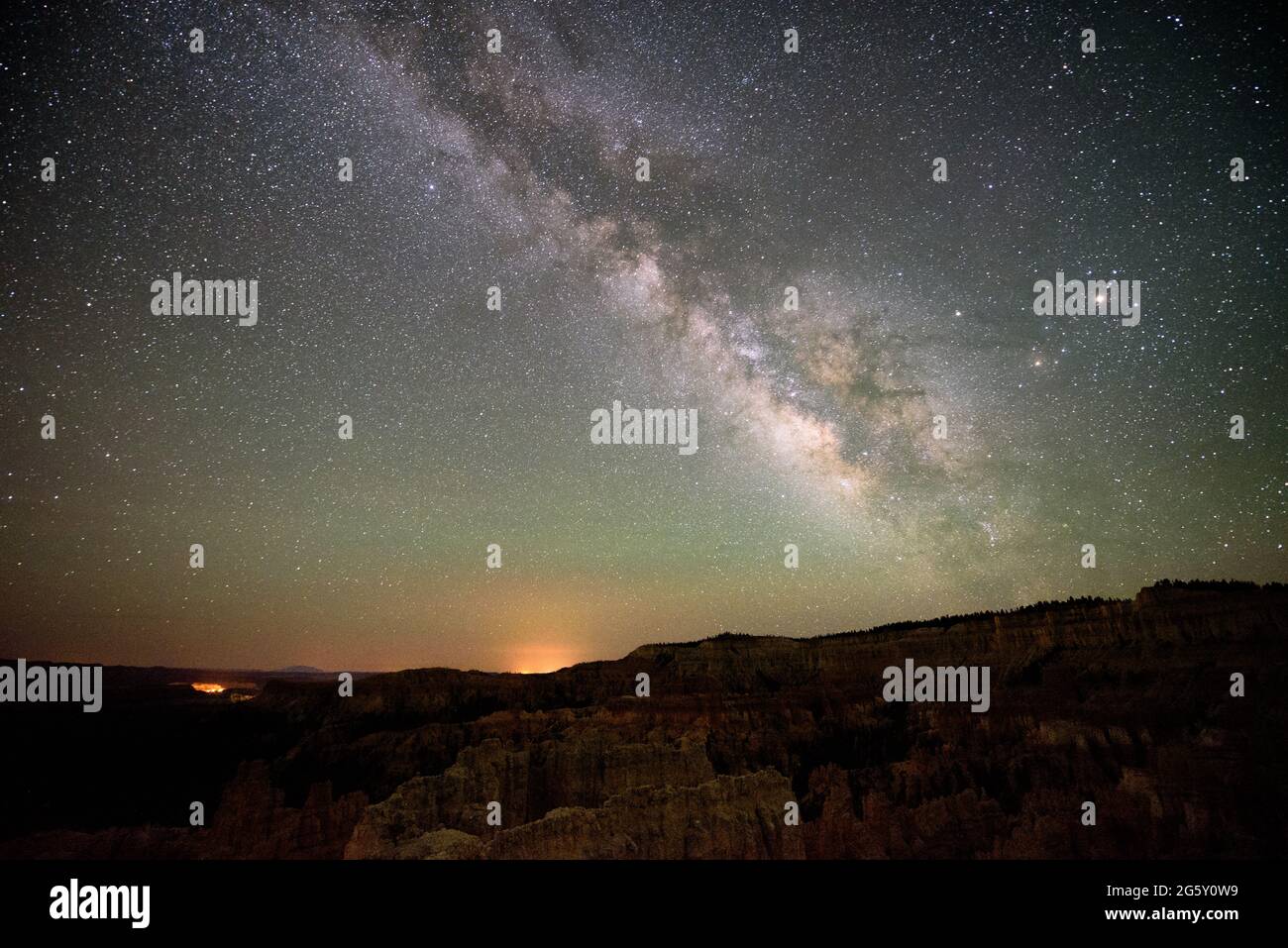 Center of the milky way in dark skies of Bryce canyon Stock Photo - Alamy