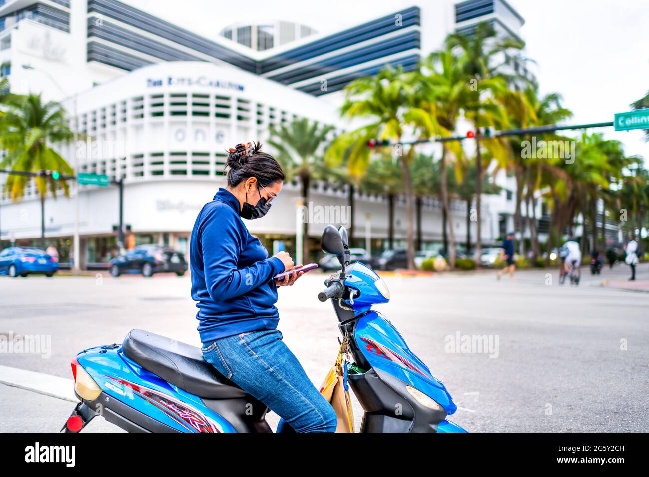 Miami Beach, USA - January 17, 2021: Famous Lincoln road Collins Avenue ...