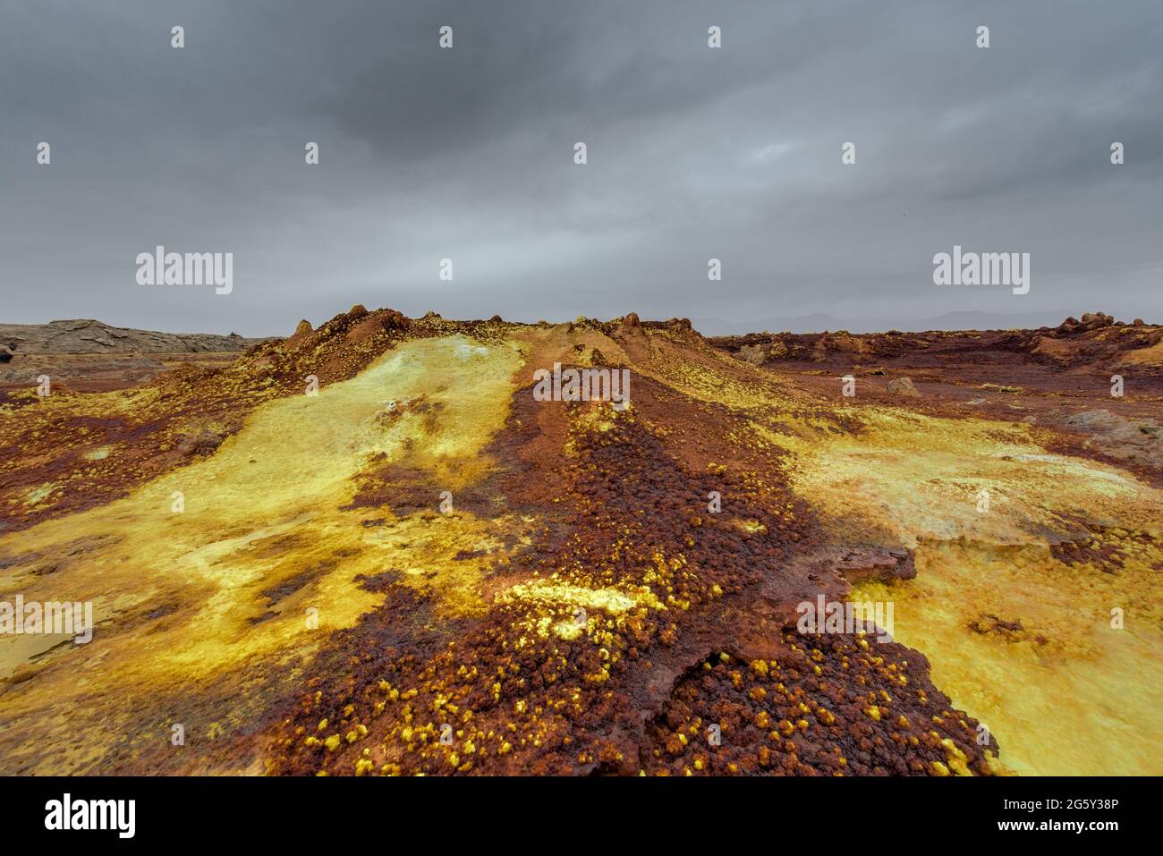 Sulfur volcano on top of Dallol Stock Photo - Alamy
