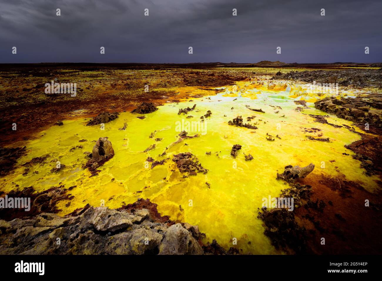 Sulfuric yellow water in Dallol Stock Photo - Alamy