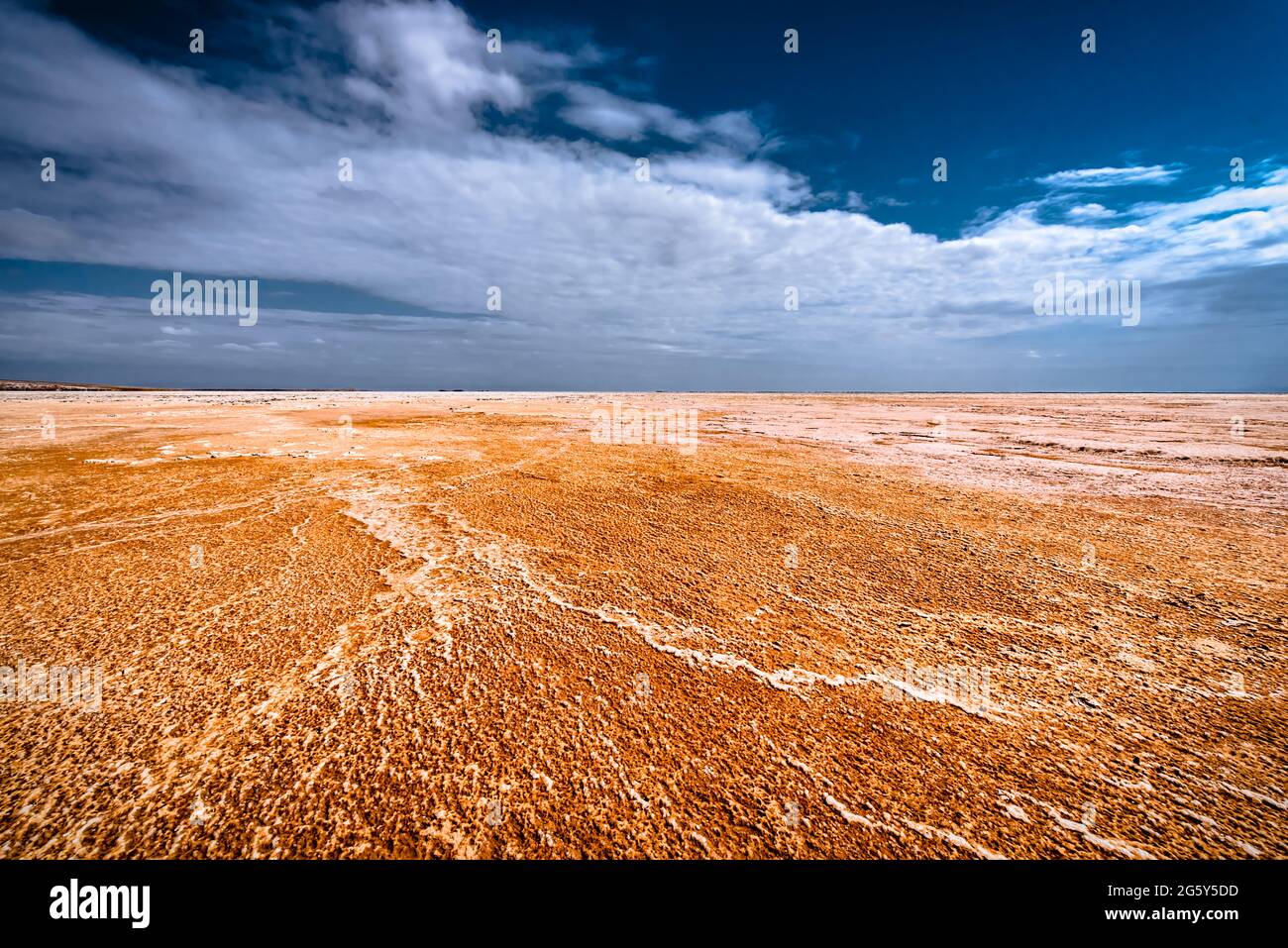 Red salt of the ethiopian desert Stock Photo - Alamy