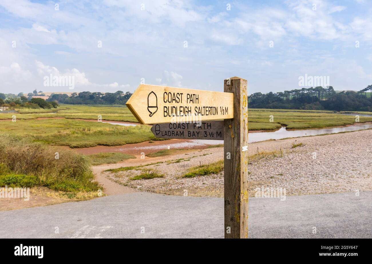 Sw coast path sign hi-res stock photography and images - Alamy