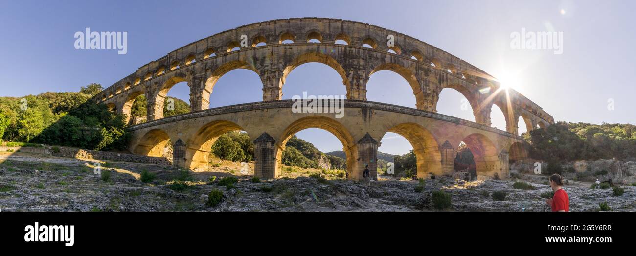 Viaduct arch roman hi-res stock photography and images - Alamy