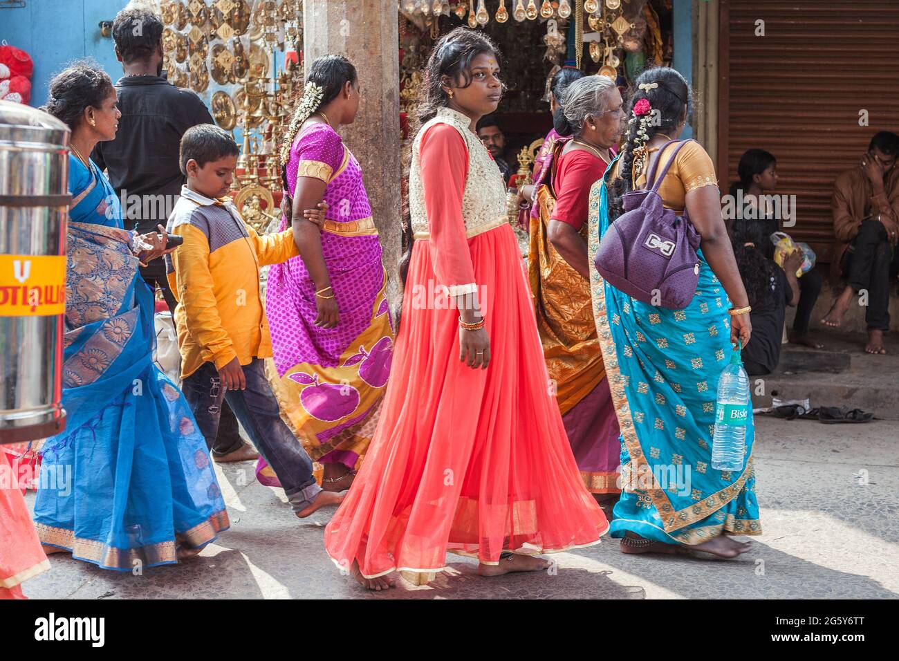 Pretty tamil girl hi-res stock photography and images - Alamy