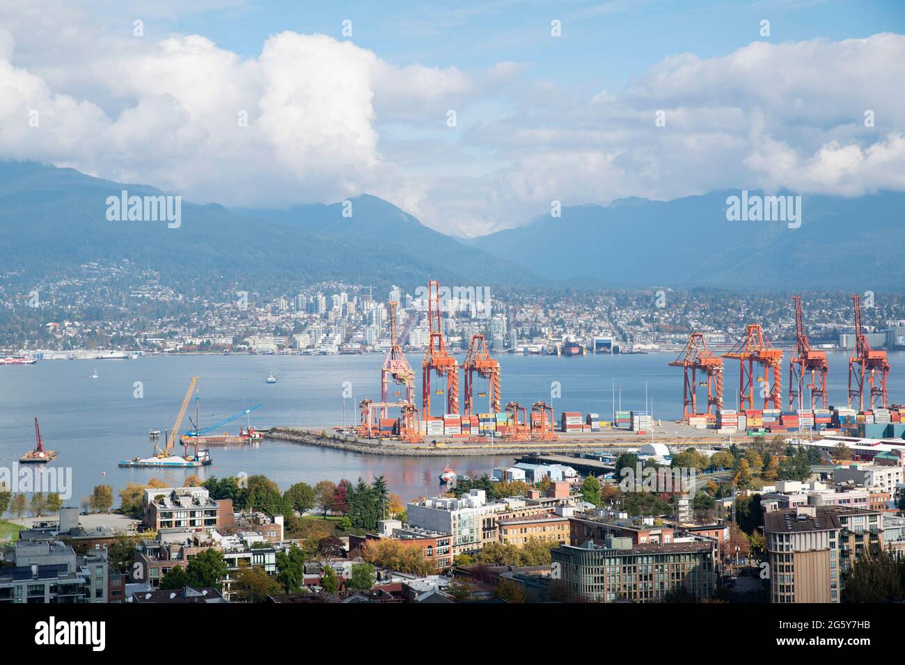 Container terminal port vancouver hi-res stock photography and images ...