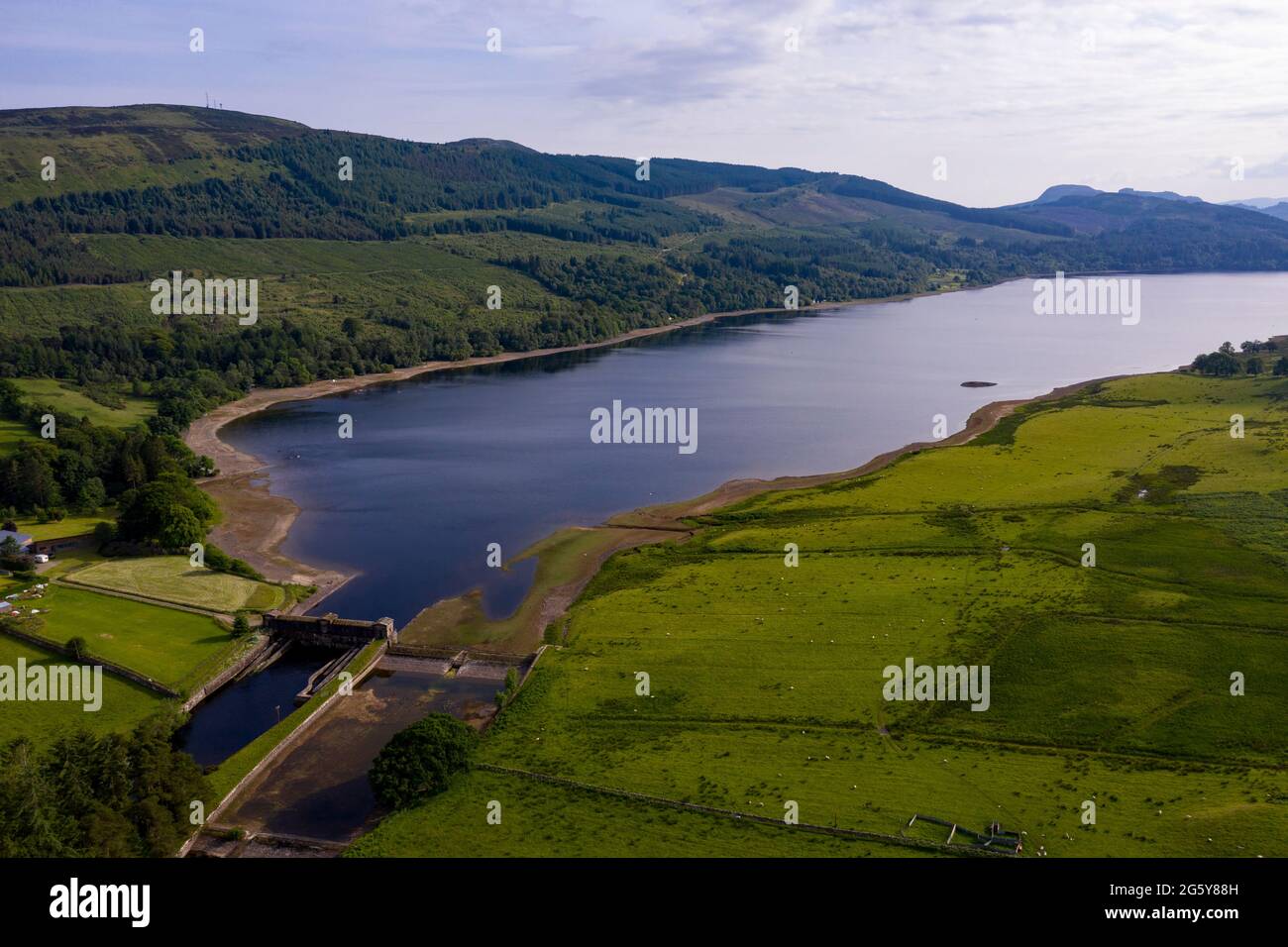 Dwindling low water level scottish loch hi-res stock photography and ...