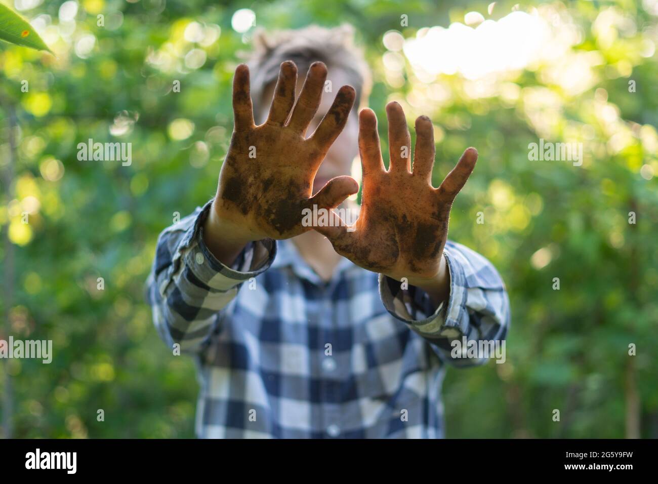 Rough man hand work dirt hi-res stock photography and images - Alamy