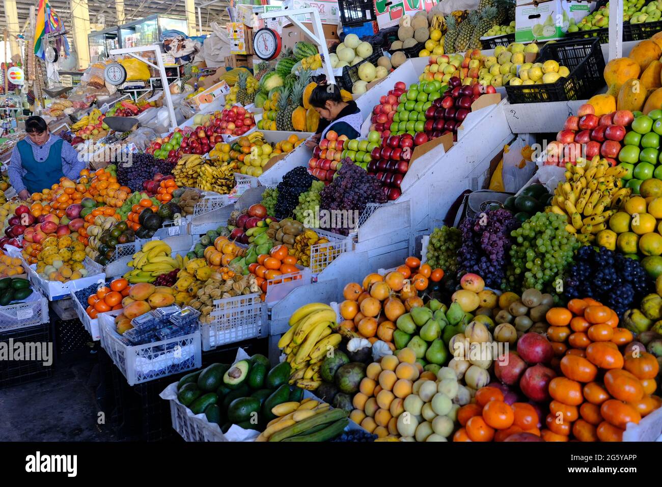 Peru Cusco - Fruit stall at San Pedro Market Stock Photo - Alamy