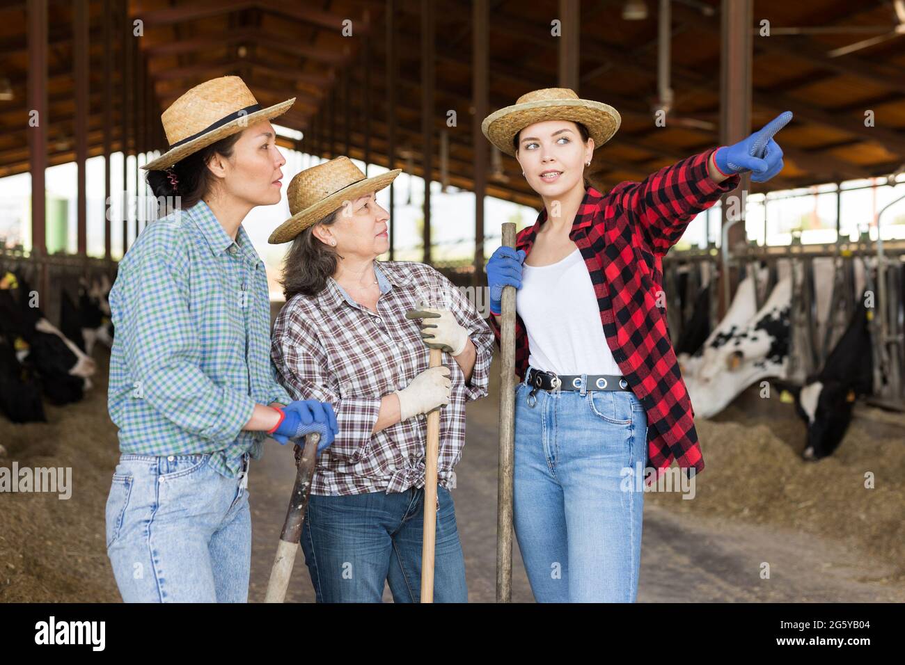Farmer farmers talking american hi-res stock photography and images - Alamy