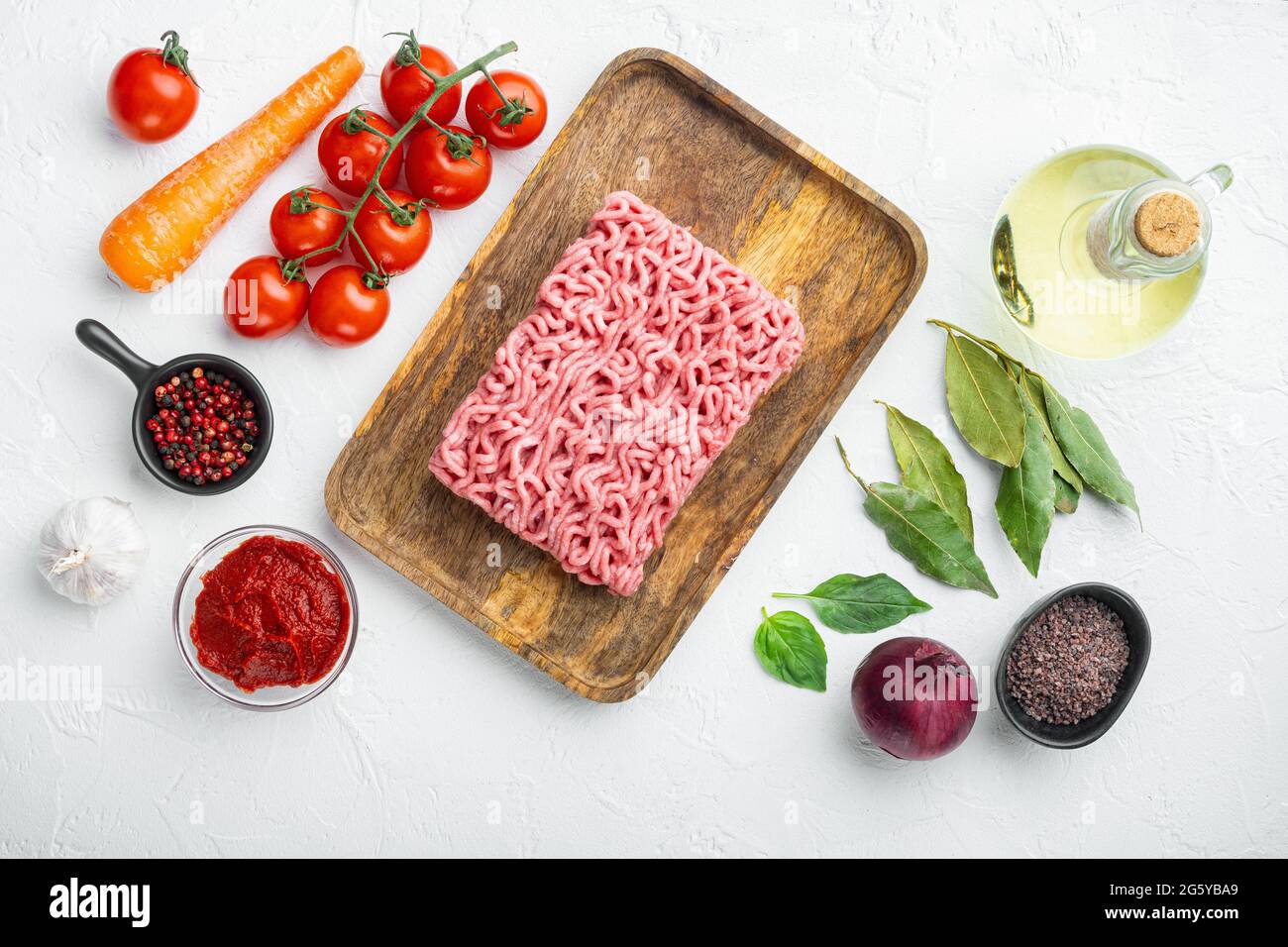 Bolognese sauce ingredients, minced meat tomatoe and herbs set, on ...