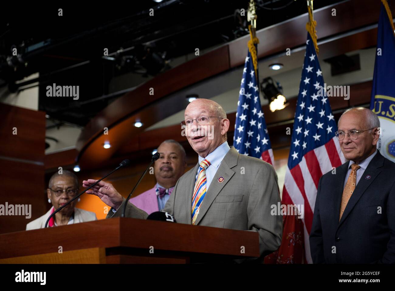 Peter defazio hi-res stock photography and images - Alamy