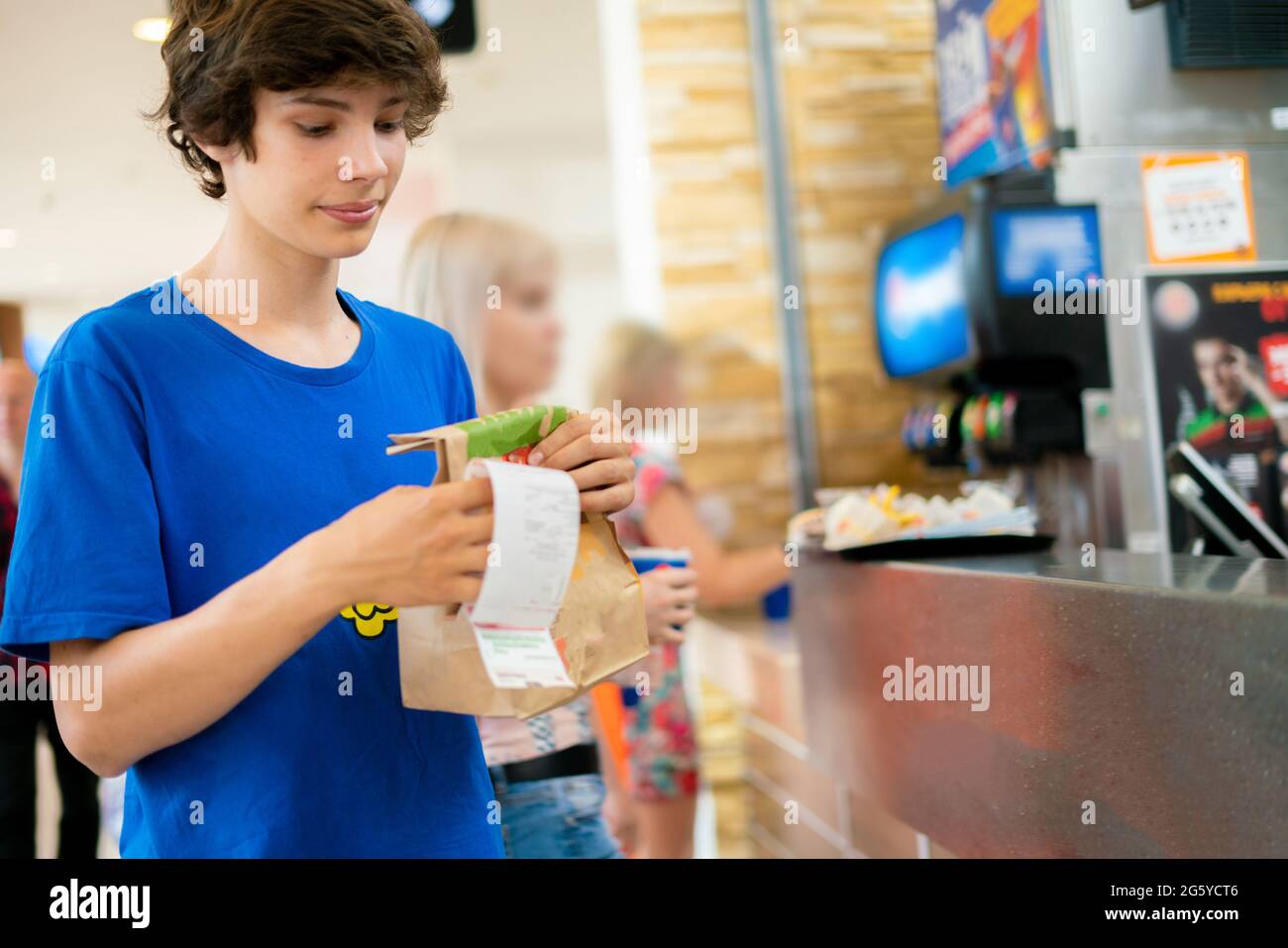 Received receiving receive hi-res stock photography and images - Alamy