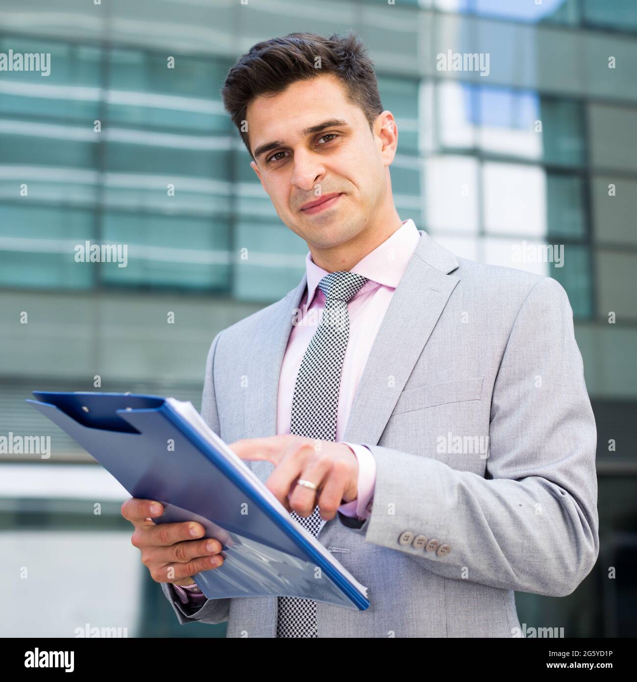Contractual hi-res stock photography and images - Alamy