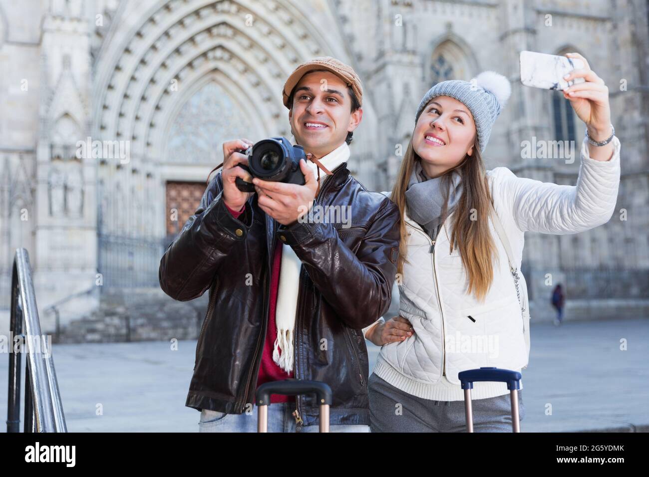 Adult tourists luggage taking hi-res stock photography and images - Alamy