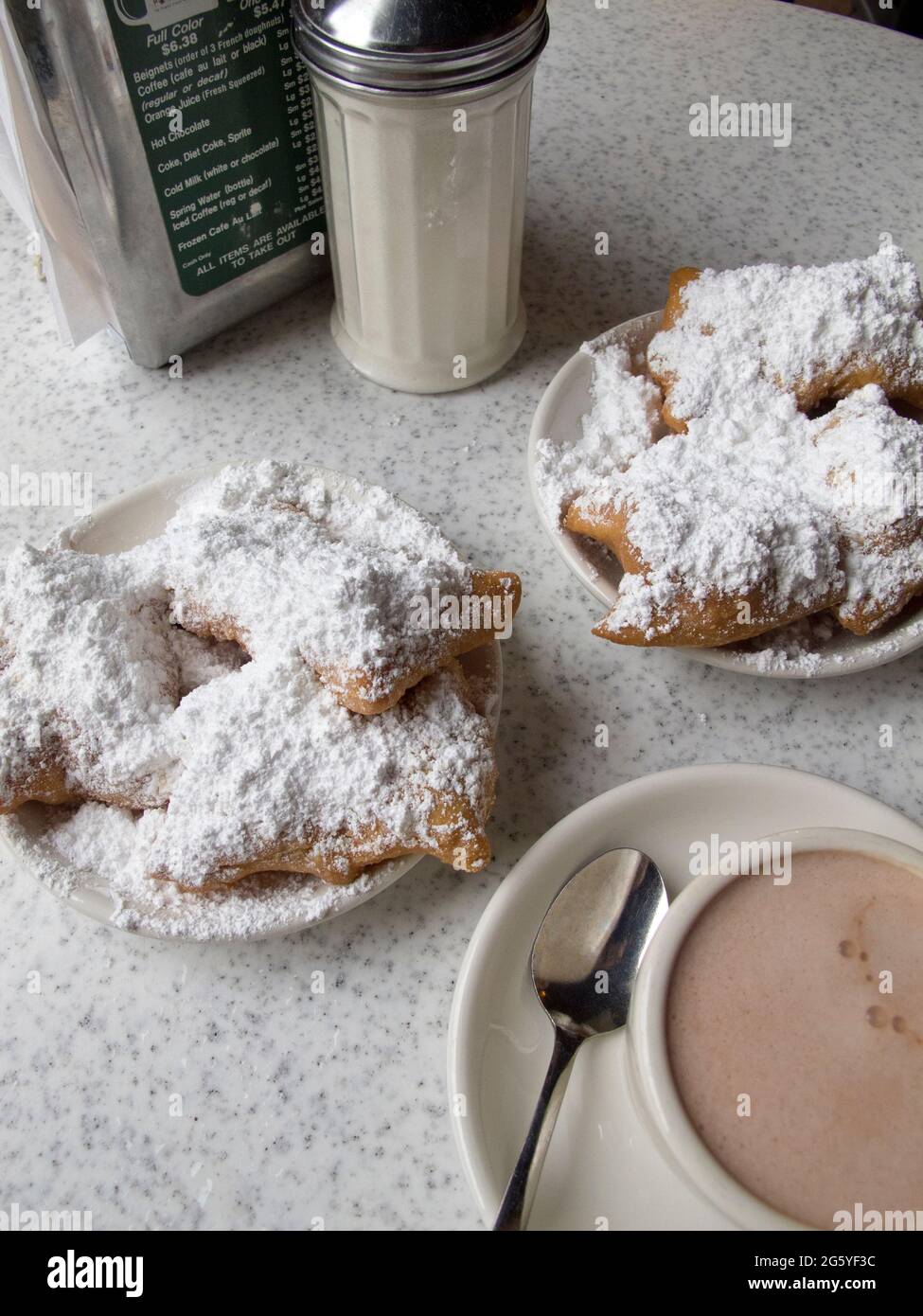 Cafe du monde hi-res stock photography and images - Alamy