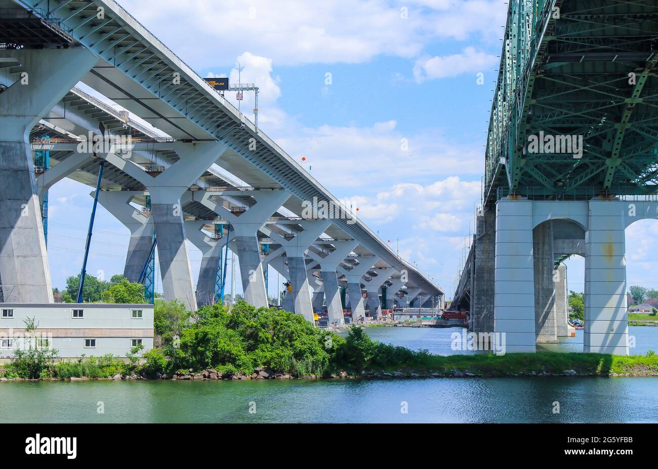Champlain Bridge Montreal High Resolution Stock Photography and Images - Alamy