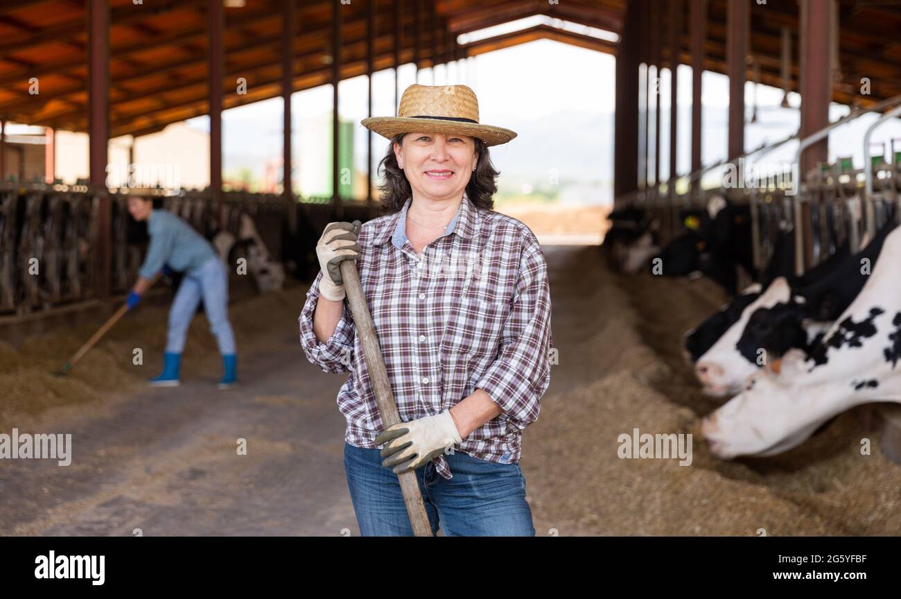 Mature farm owner portrait hi-res stock photography and images - Alamy