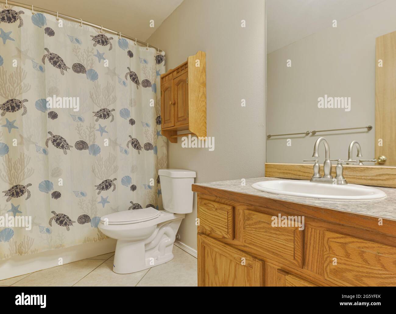 Modern residential bathroom interior Stock Photo - Alamy
