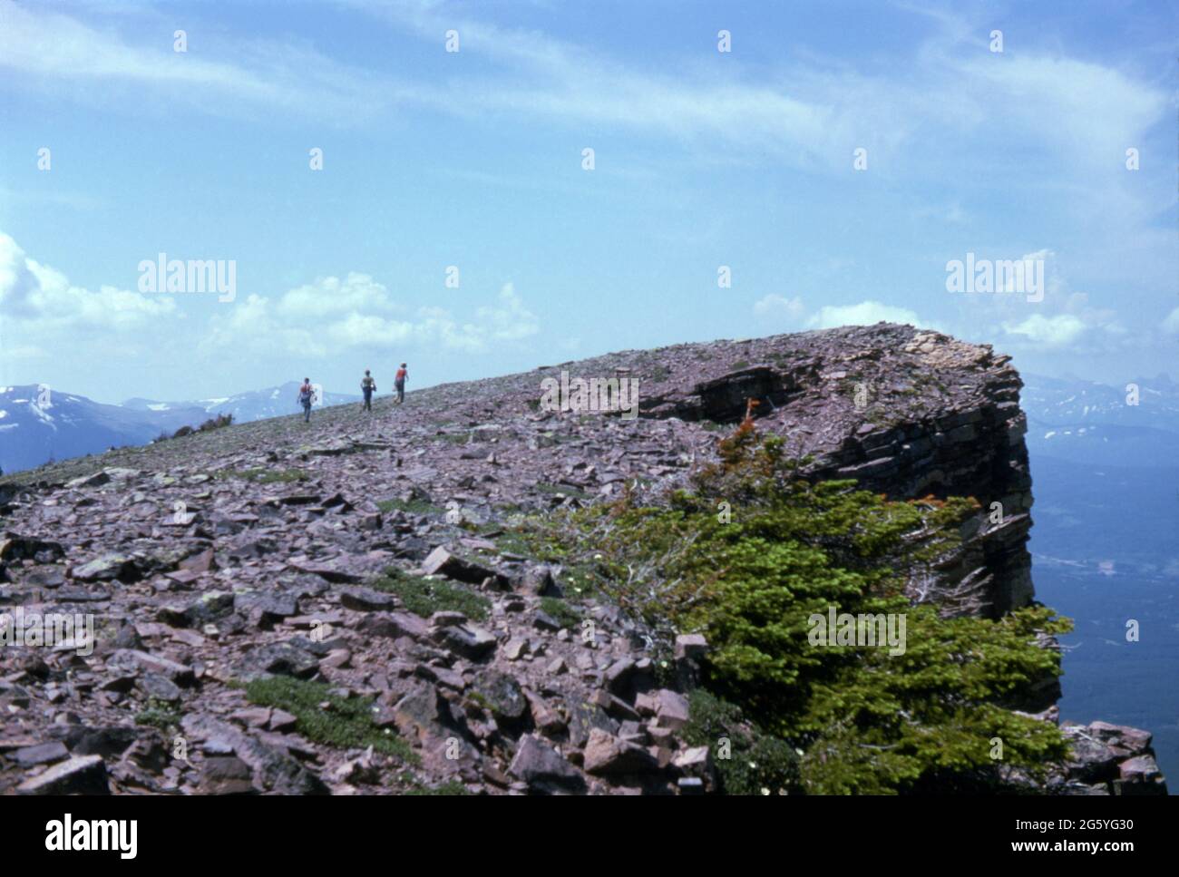 Walking toward cliff hi-res stock photography and images - Alamy