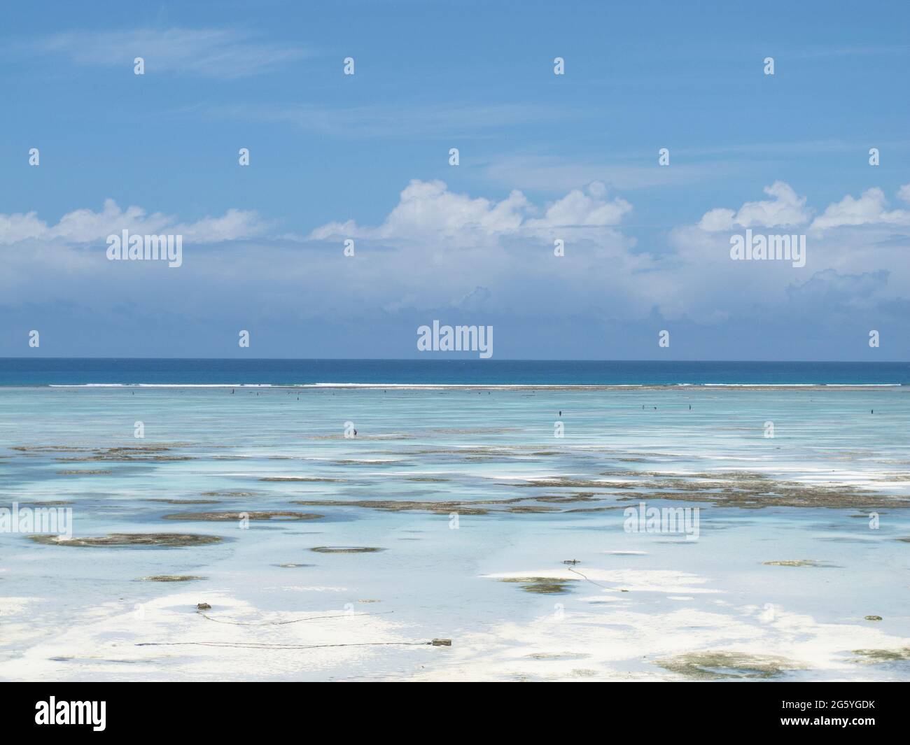 High tide in endless hi-res stock photography and images - Alamy