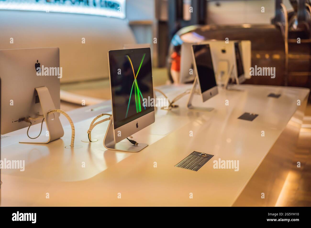 31.05.2021, Doha, Qatar: Computers for passengers at Doha Qatar airport ...