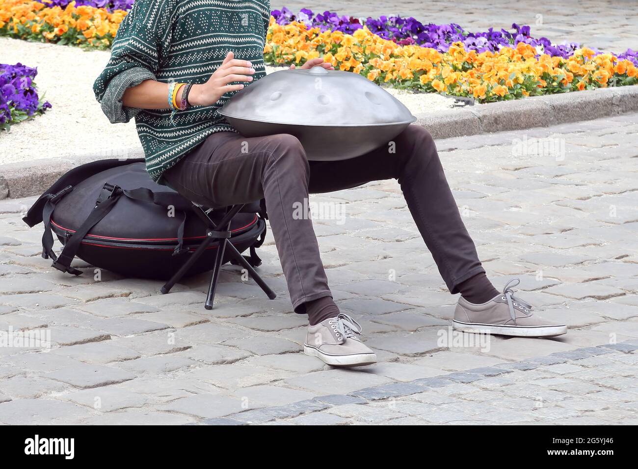Indian man plays musical instrument hi-res stock photography and images ...