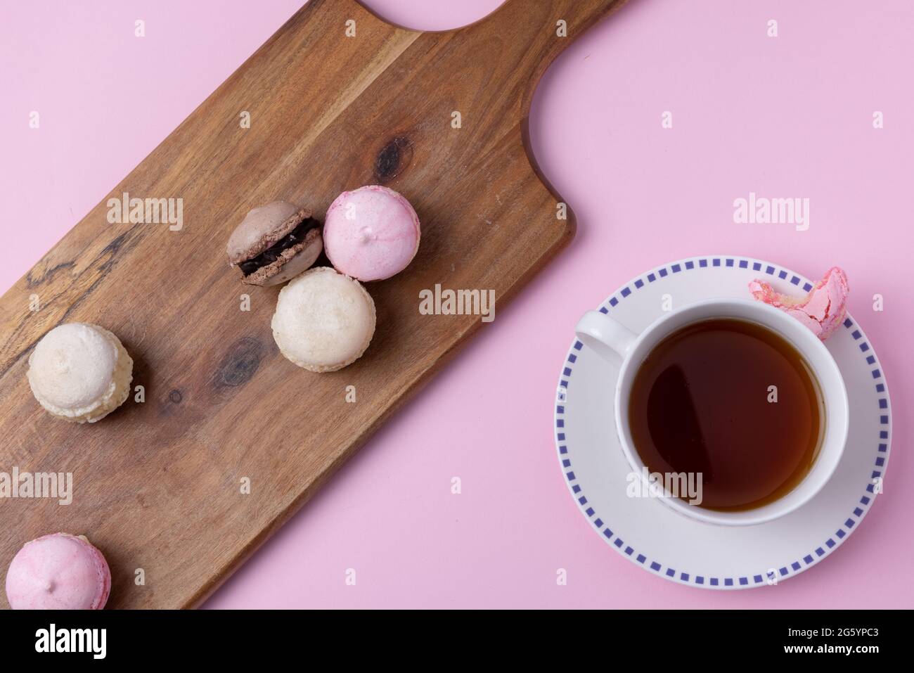 macaron and tea for morning break Stock Photo - Alamy