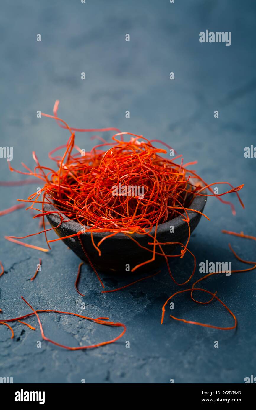 Red chilli threads hi-res stock photography and images - Alamy