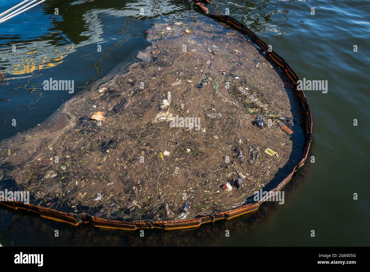 Oil field waste hi-res stock photography and images - Alamy