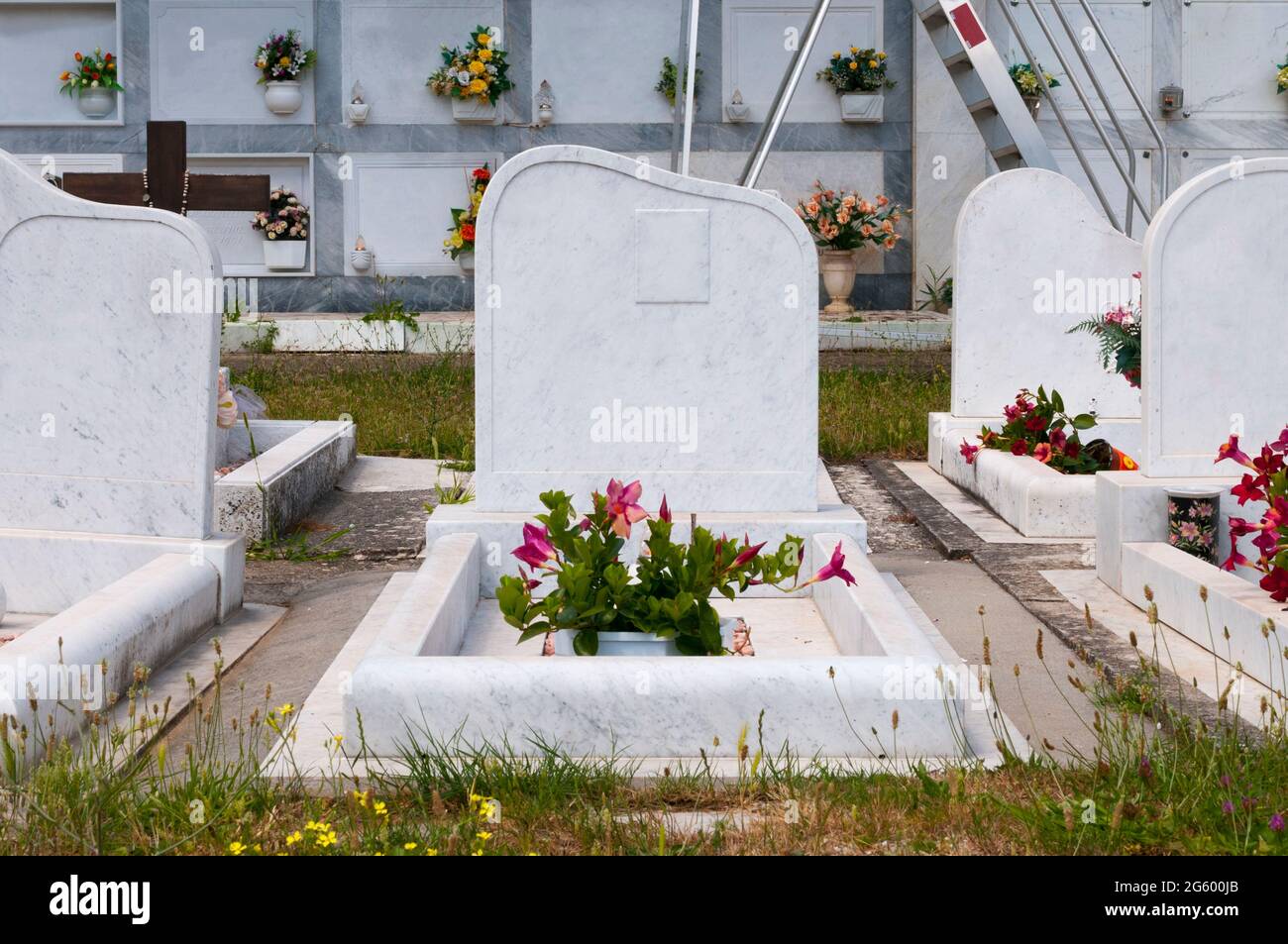 Blank white marble grave in a cemetery Stock Photo - Alamy
