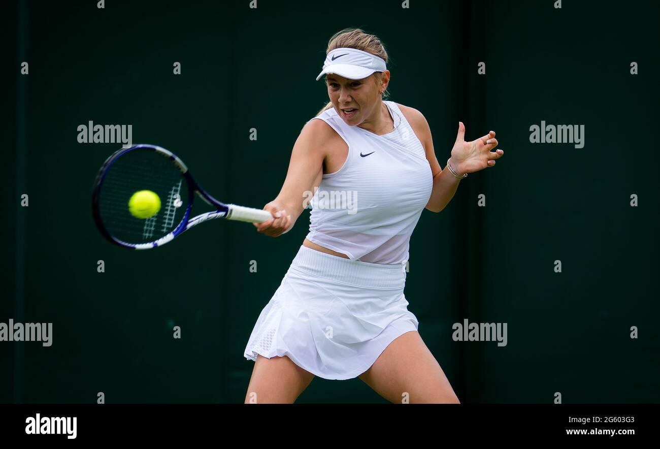Magda linette wimbledon hi-res stock photography and images - Alamy