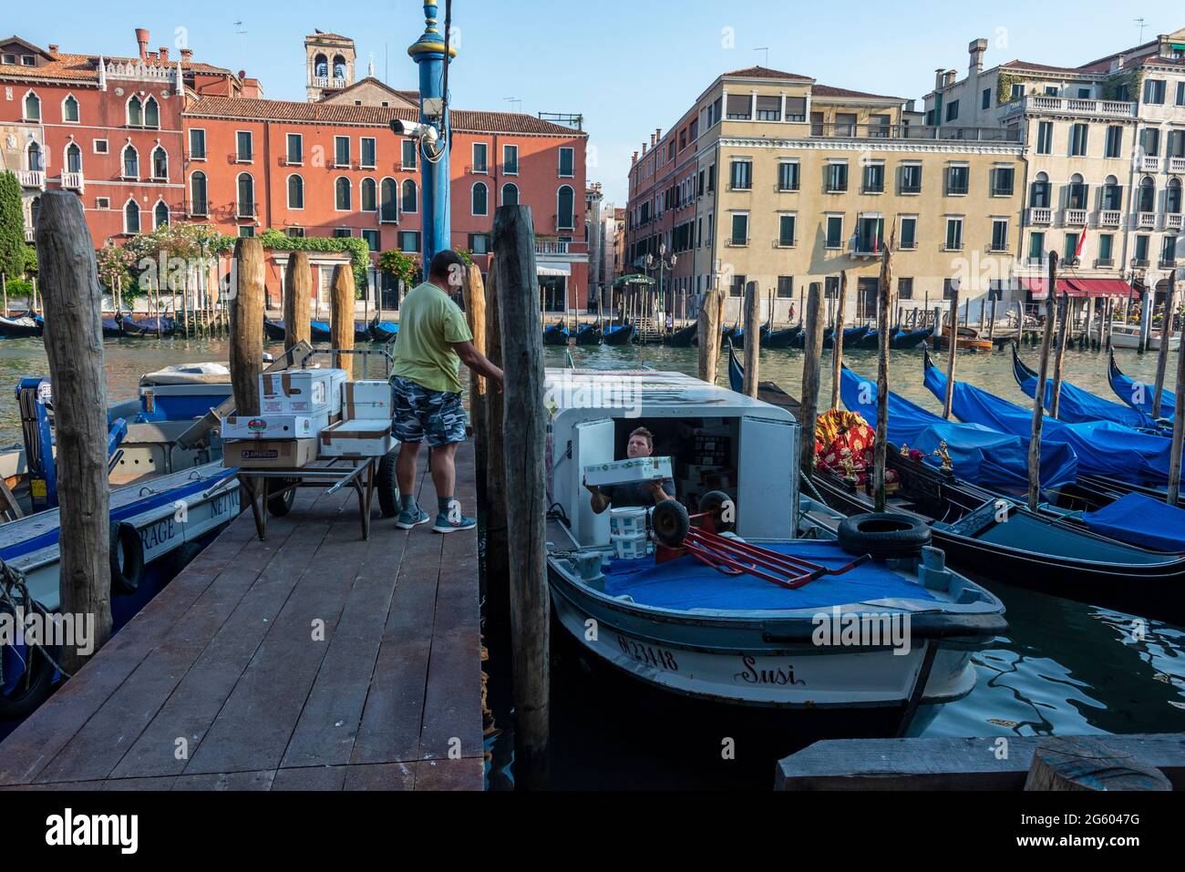 Venetian food supplies hi-res stock photography and images - Alamy
