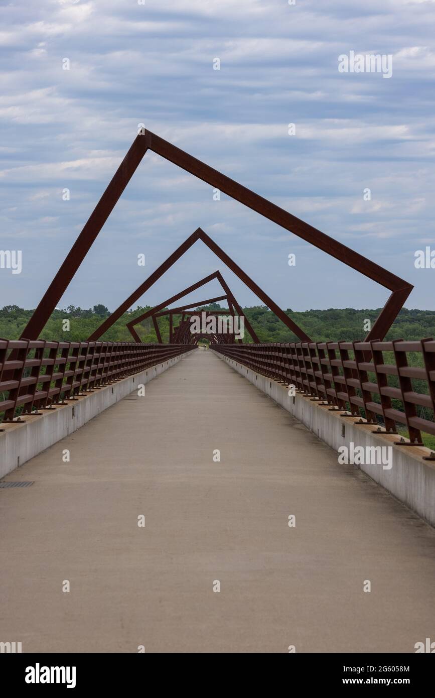 Bike trail and pedestrian trail hi-res stock photography and images - Alamy