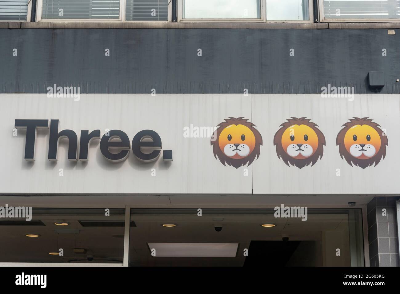 Three lions logo hi-res stock photography and images - Alamy