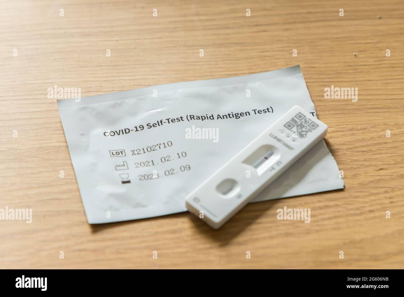 Completed lateral flow device (LFD) covid home test Stock Photo - Alamy