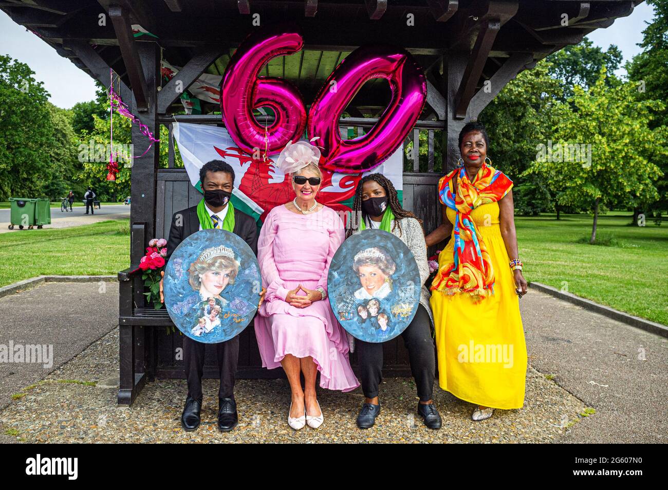 Princess diana statue unveiling hi-res stock photography and images - Alamy